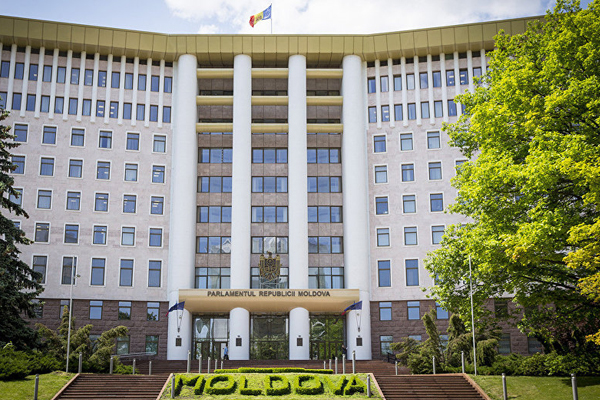 Enter Moldova