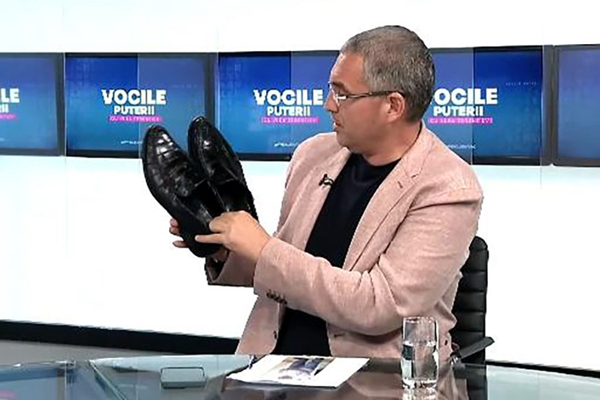 “OUR PARTY” LEADER RENATO USATII BROUGHT SHOES FOR VLADIMIR VORONIN ...